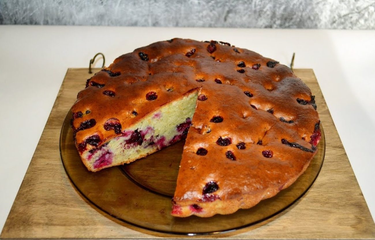 Кулінари розповіли, яку випічку можна приготувати на сметані. Читайте на UKR.NET